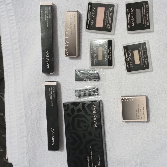 Mary Kay | Makeup | Mary Kay New Cream Eye Colorlip Glosspommettes ...